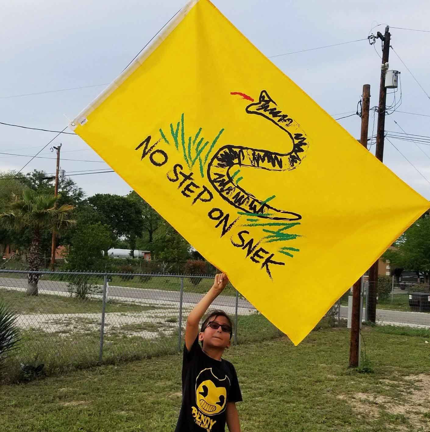 Fly Breeze 3x5 Foot Don't Step on Snek flag - Anley Flags